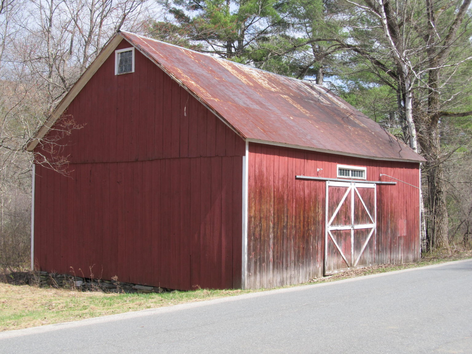 Image of Three-Bay, Side-Entrance Barn (Photo: J. Sobon).